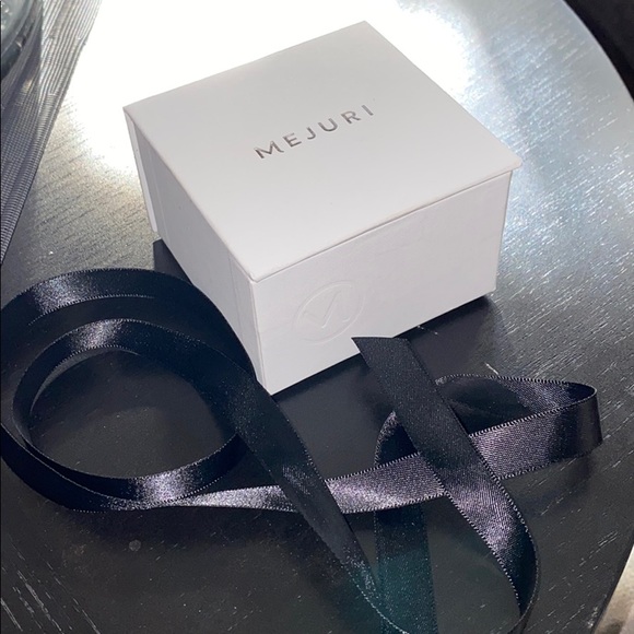 Mejuri | Accessories | Mejuri Collectible Jewelry Gift Box With Ribbon ...